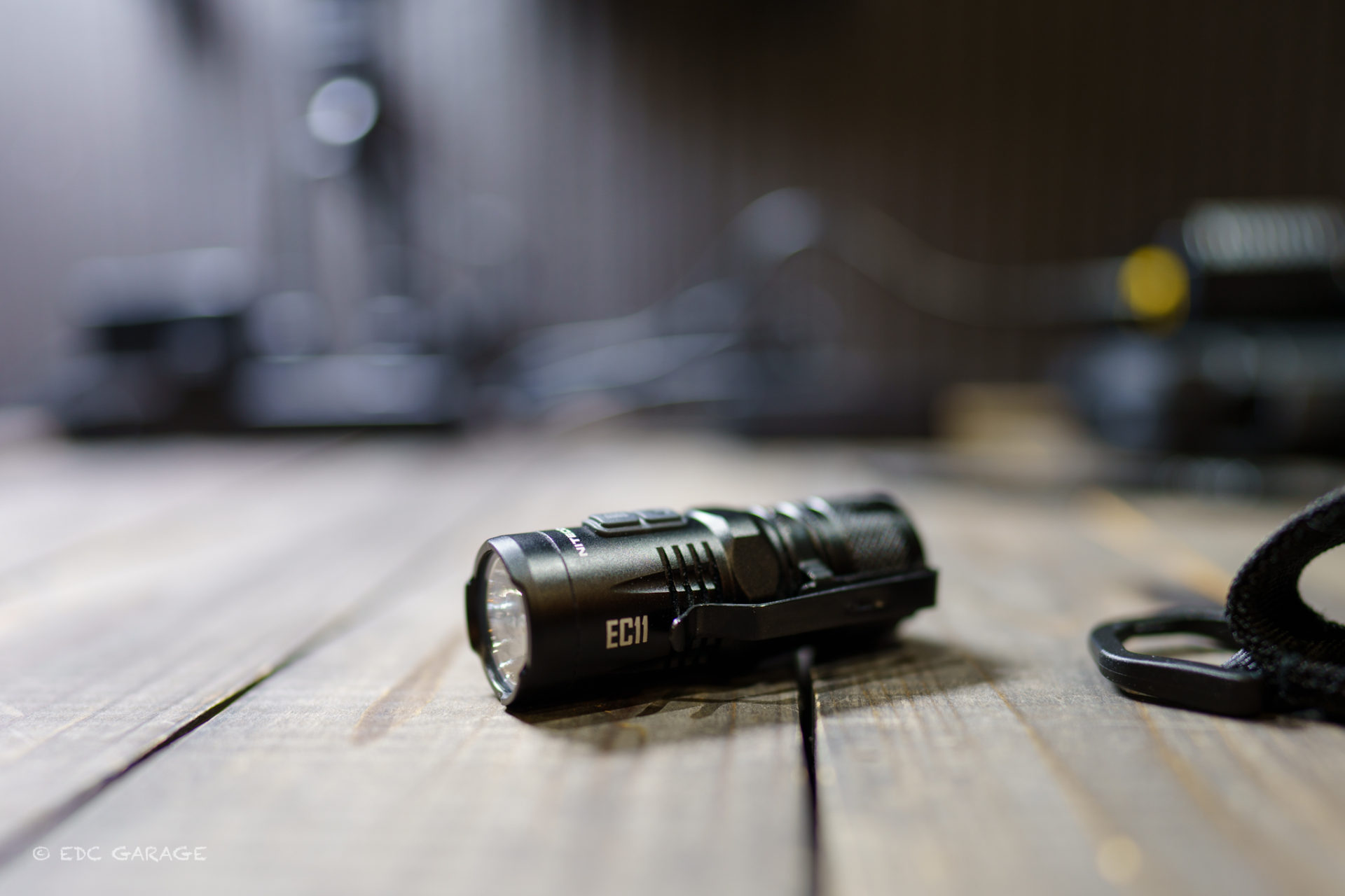 【レビュー】高機能が楽しすぎる コンパクトEDCフラッシュライト Nitecore EC11 – EDC GARAGE
